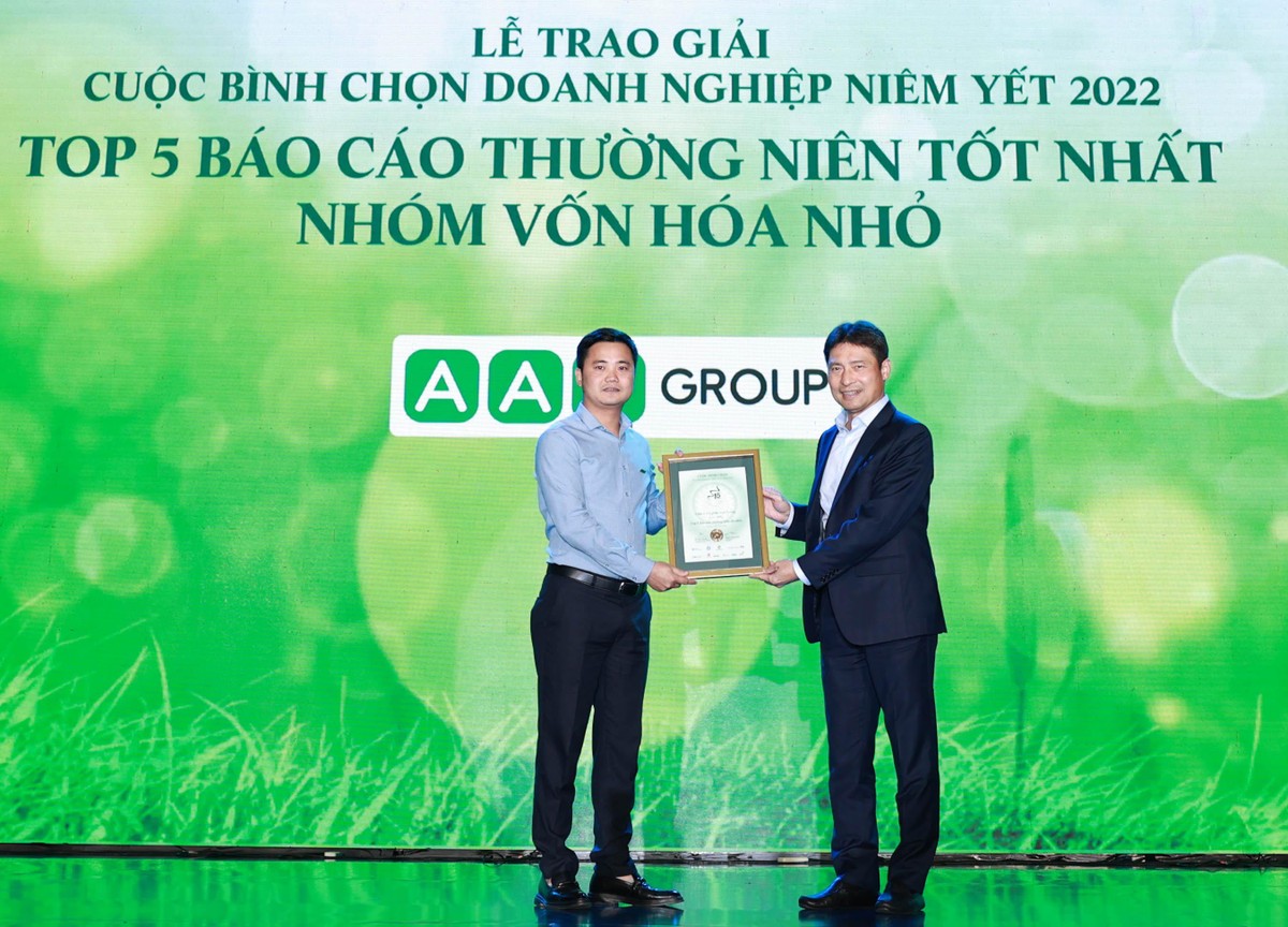 Toàn cảnh Hội nghị doanh nghiệp niêm yết và lễ vinh danh các doanh nghiệp đoạt giải VLCA 2022 ...